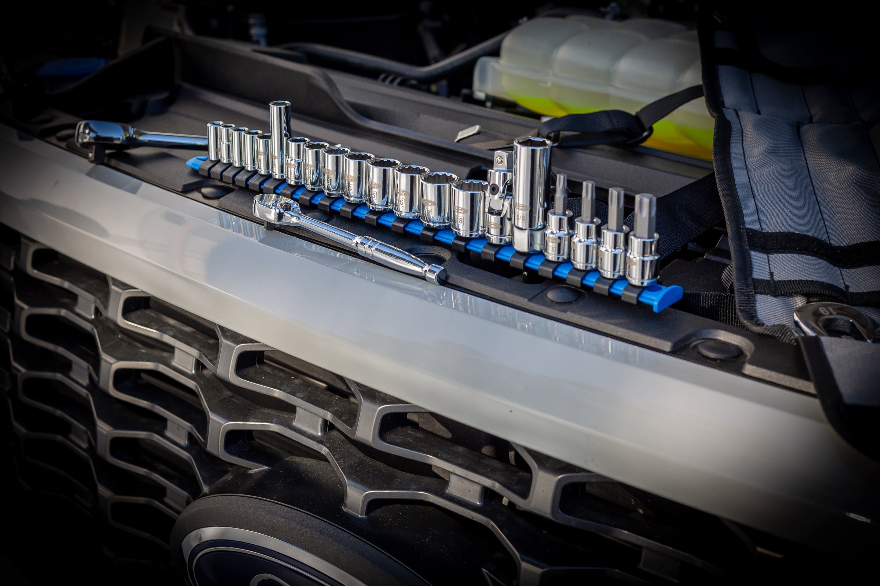 86pc Ford Brand Tool Roll Kit – motleyindustries